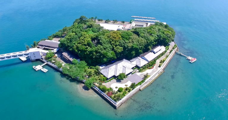 Dive into Toba - Ama Divers, Fishermen, Seafood & More